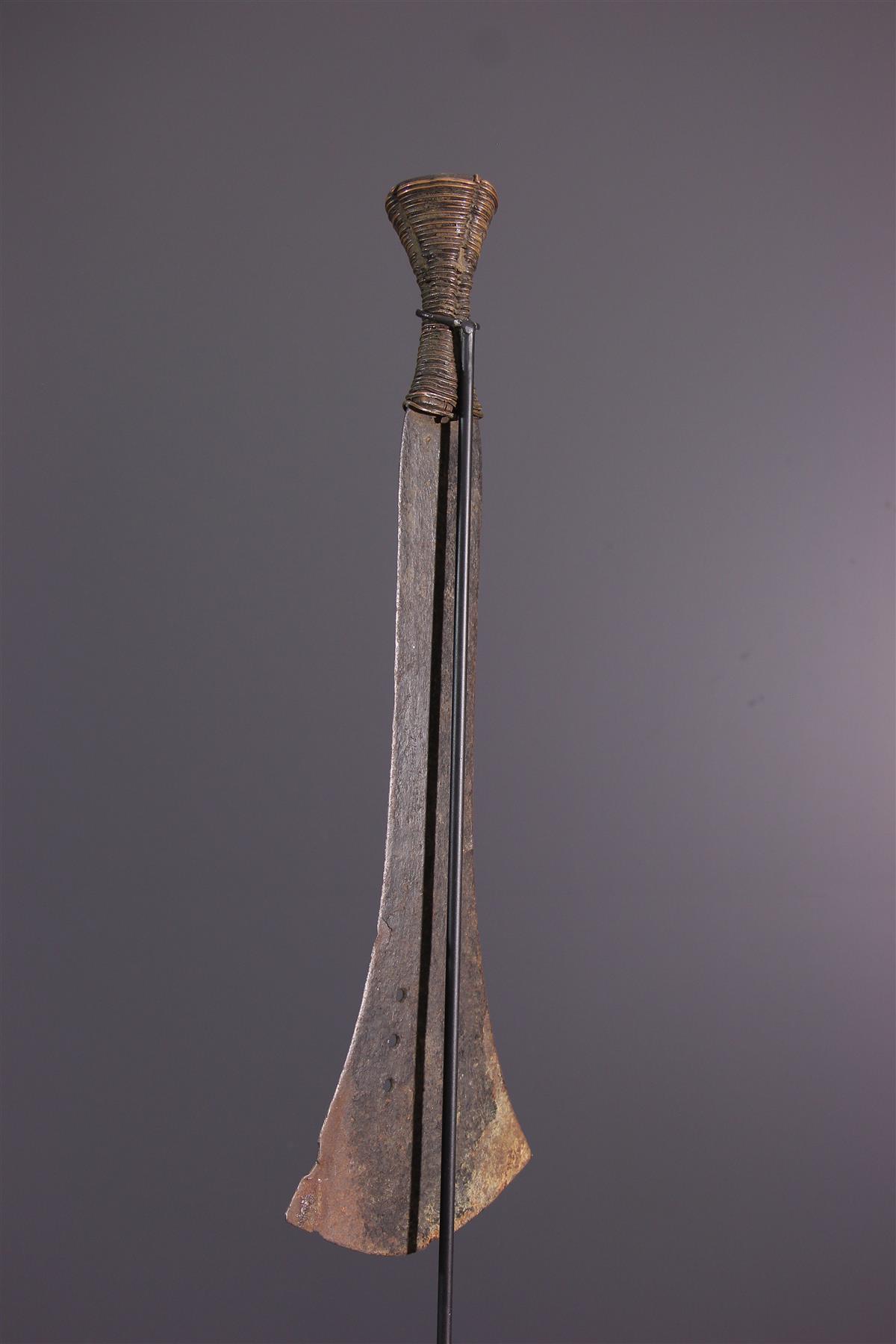 Epee Ekonda (17210) - Objets usels, poulies,boîtes, métier à tisser,awale