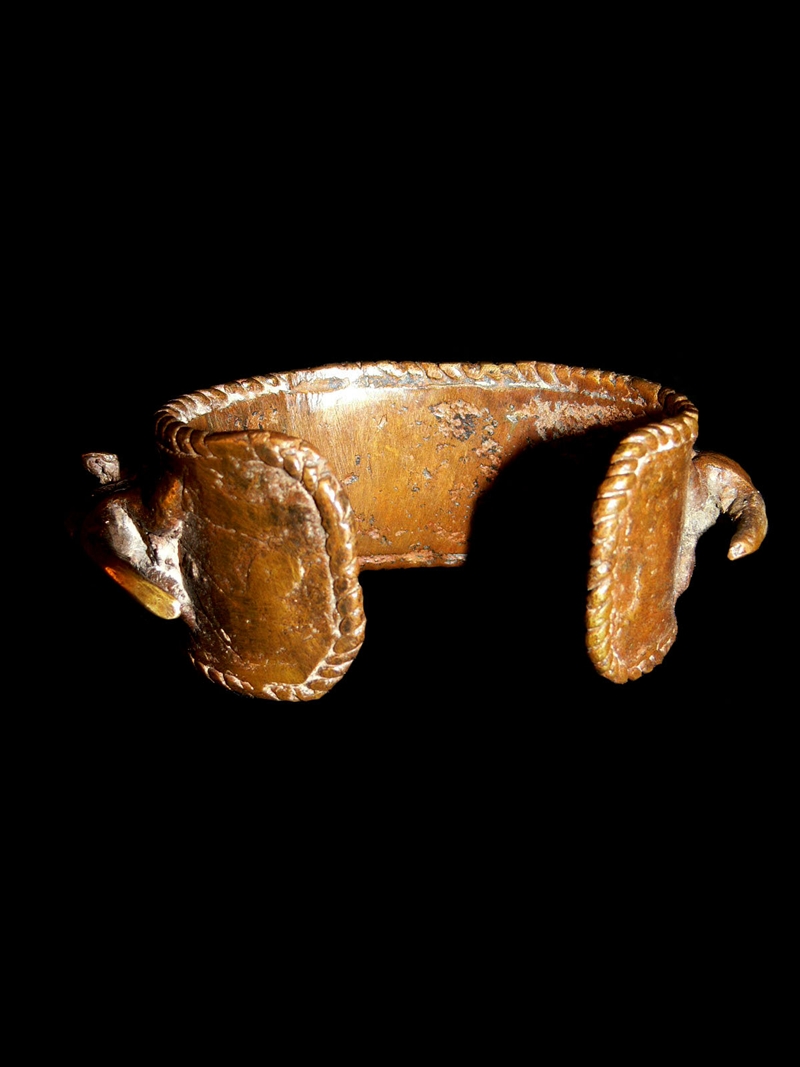 Sao Armlet (2275) - Bronze, leopard, messenger, warrior, statue, pirogues