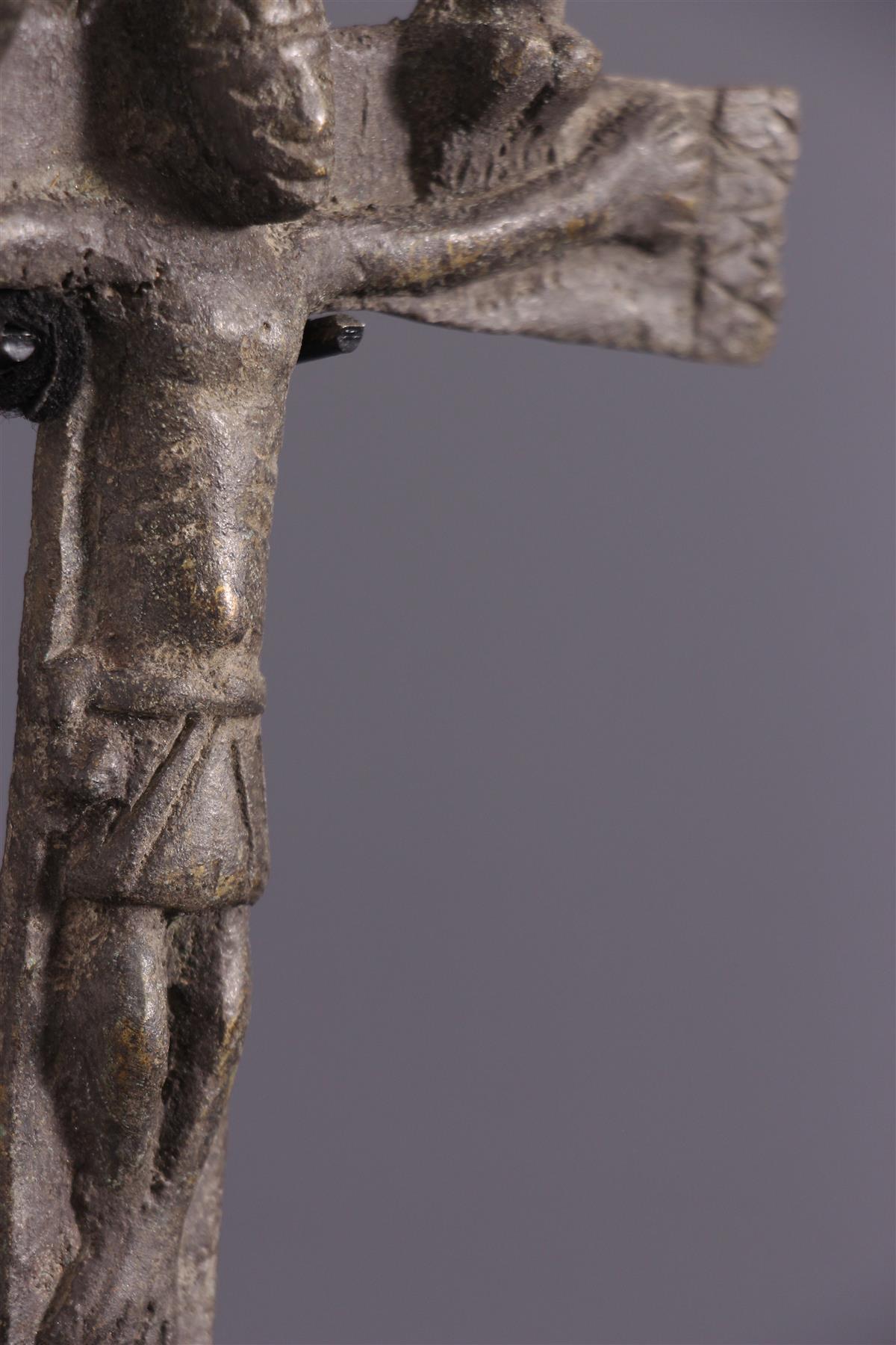 Crucifix Kongo (24046) - Objets usels, poulies,boîtes, métier à tisser ...