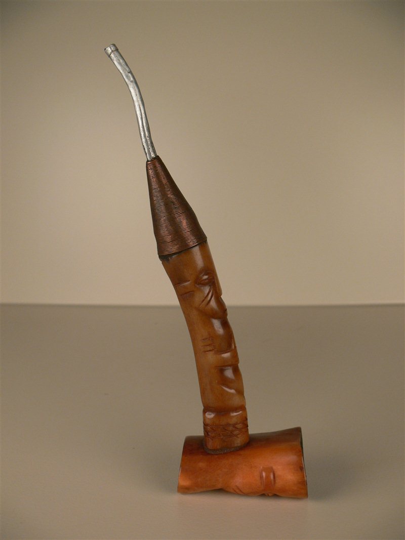 Bakongo Pipe (2694) - African pipes in wood, in bronze Kongo