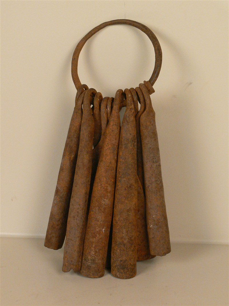 Chamba primitive coins (2937) - Coins in bronze, black iron and other ...