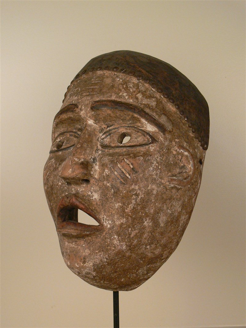 Masque de guérison Kongo Yombé (2980) - Masque africain Kongo