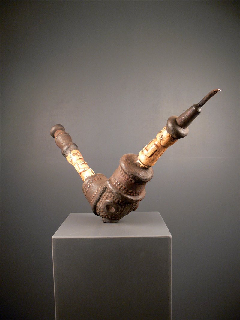Bakongo pipe (3840) - African pipes in wood, in bronze Bakongo