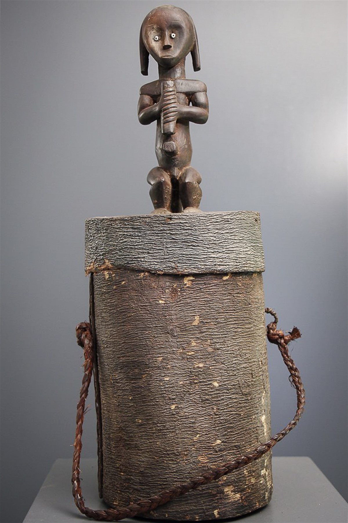 Reliquaire Fang Byeri Betsi avec sa boîte à ossements (4869)