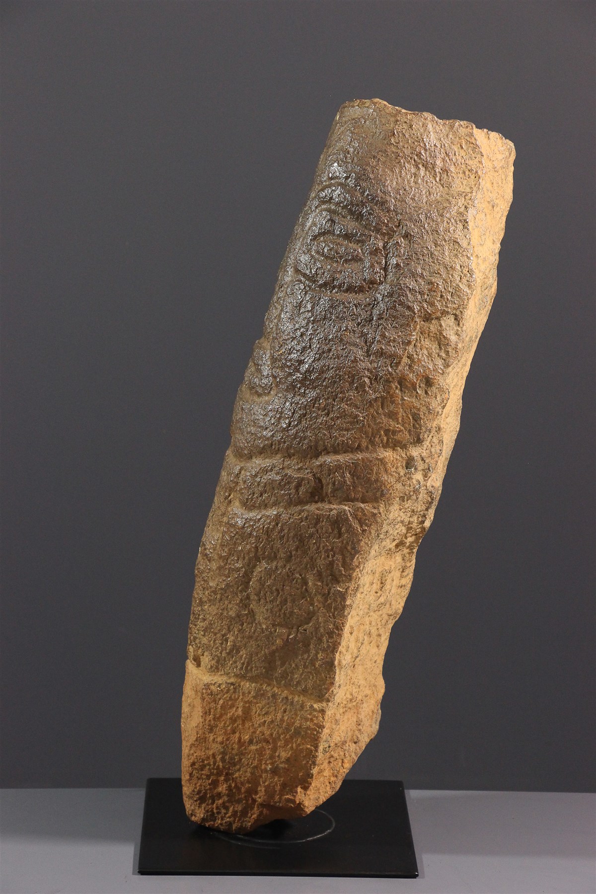 Monolithe Cross River Ekoi Akwanshi (5110) - Monolithe, mégalithe ...