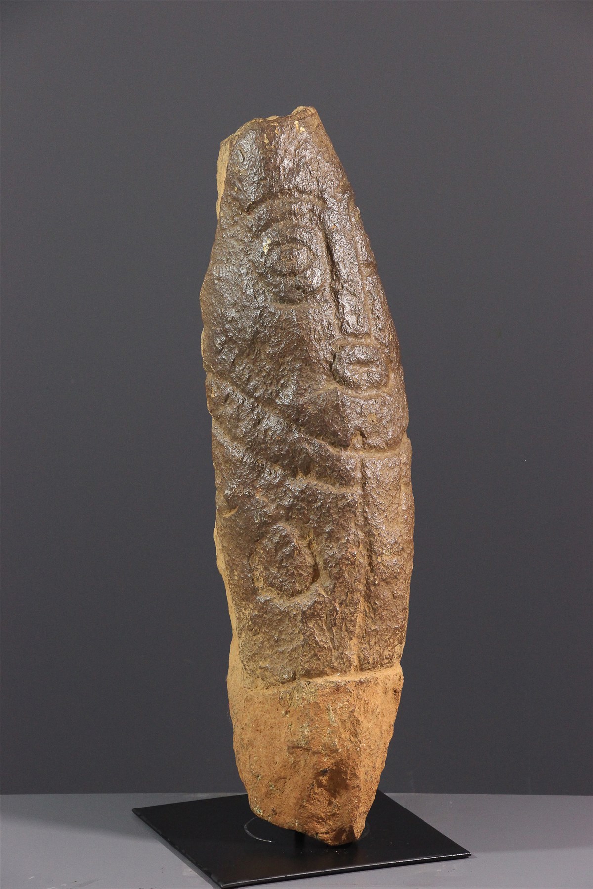 Monolithe Cross River Ekoi Akwanshi (5110) - Monolithe, mégalithe ...