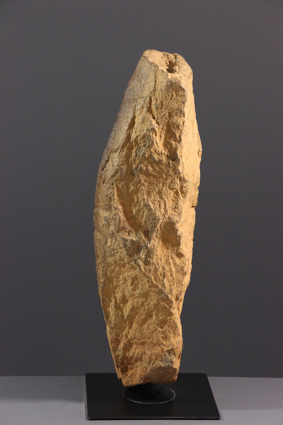 Monolithe Cross River Ekoi Akwanshi (5110) - Monolithe, mégalithe ...