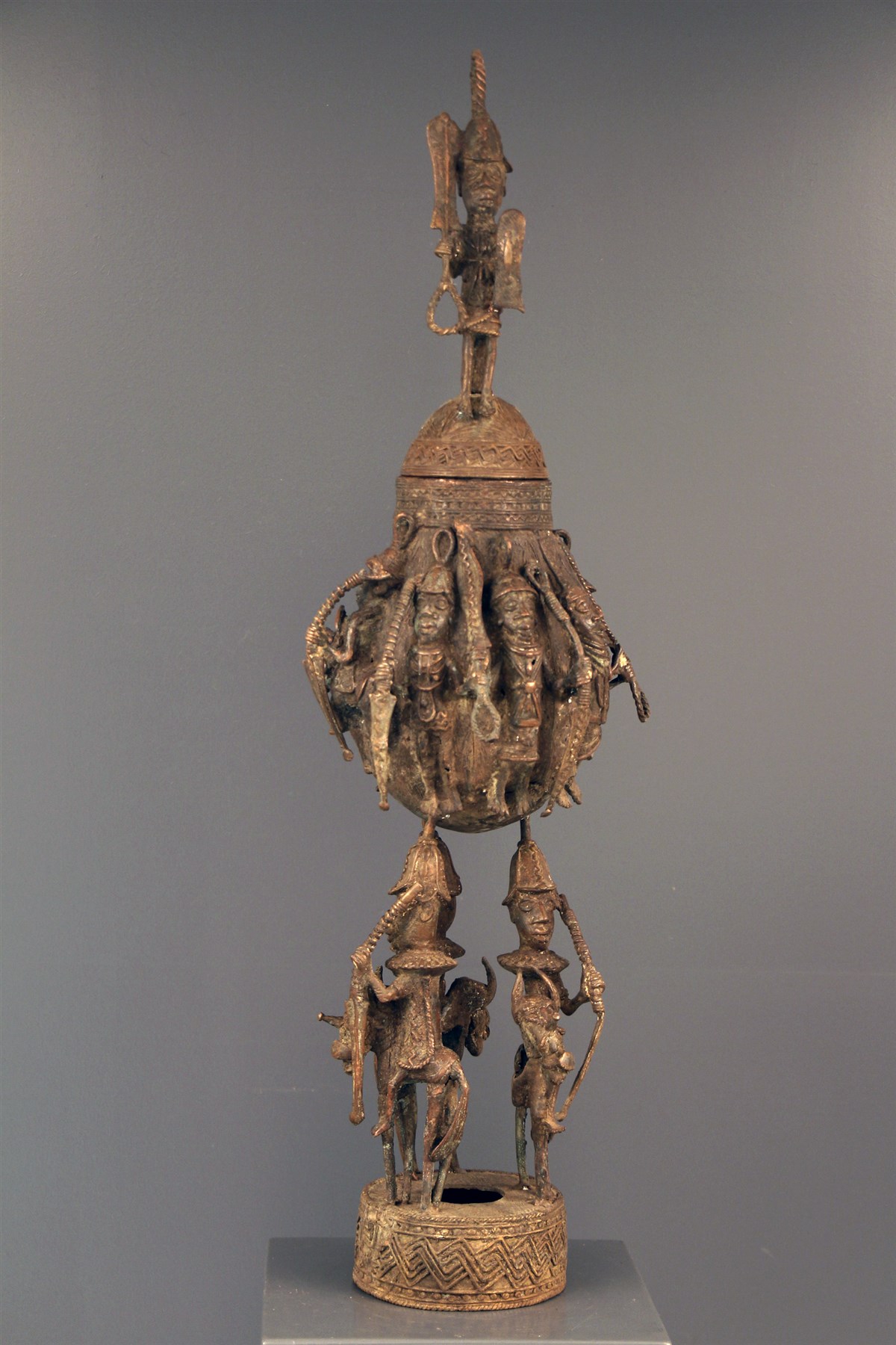 Pot à oracle Benin Bini Edo (5966) - Bronze, leopard, messager ...