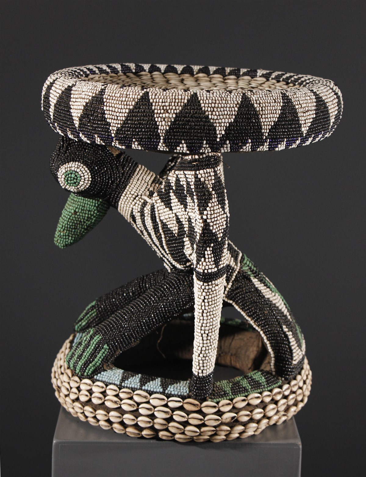 Tabouret royal perlé Bamiléké (6766) - Tabourets Bamileke - Art africain